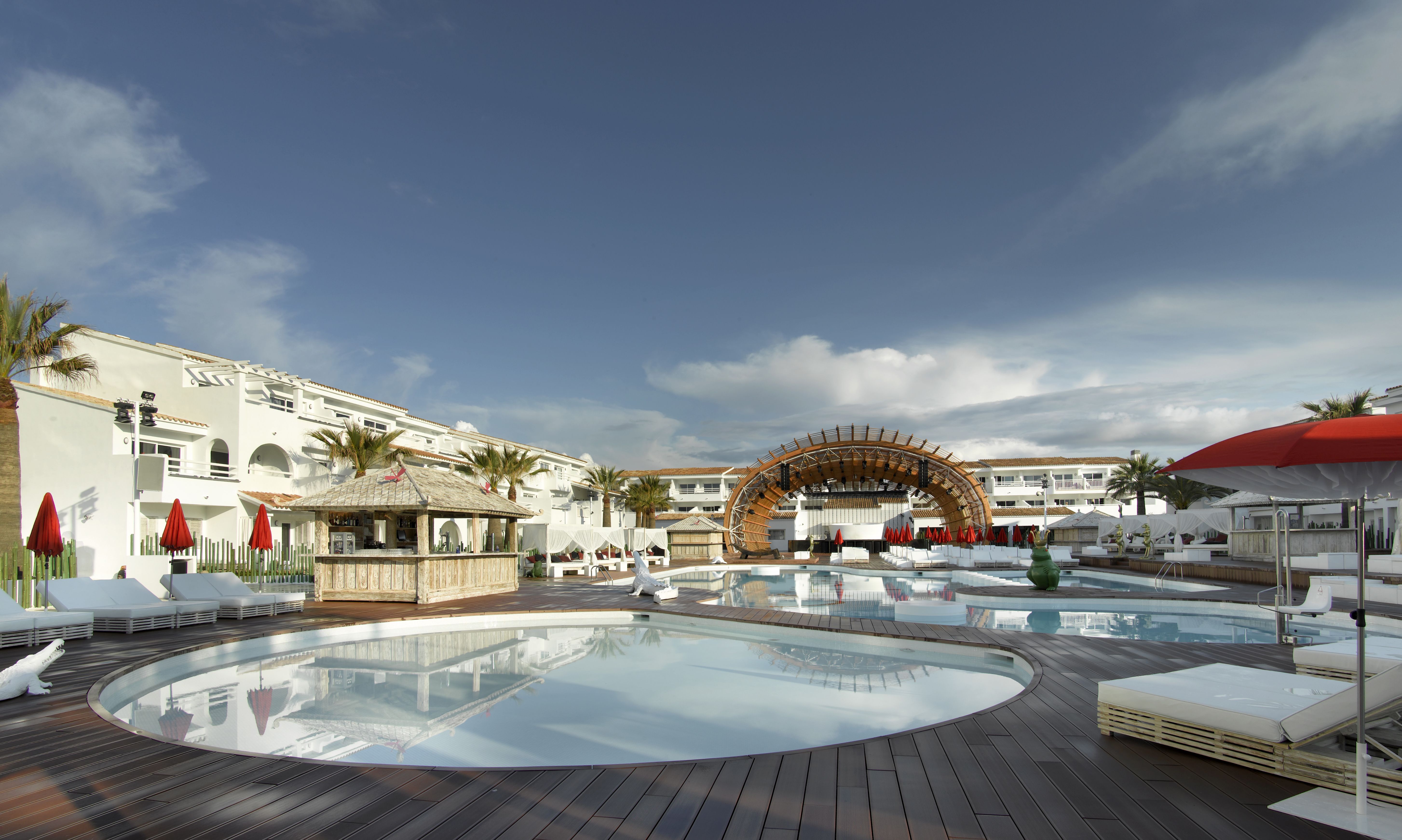 Images Pools & Beaches